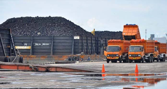 Jokowi Keluarkan Limbah Batu Bara dari Kategori Berbahaya dan Beracun