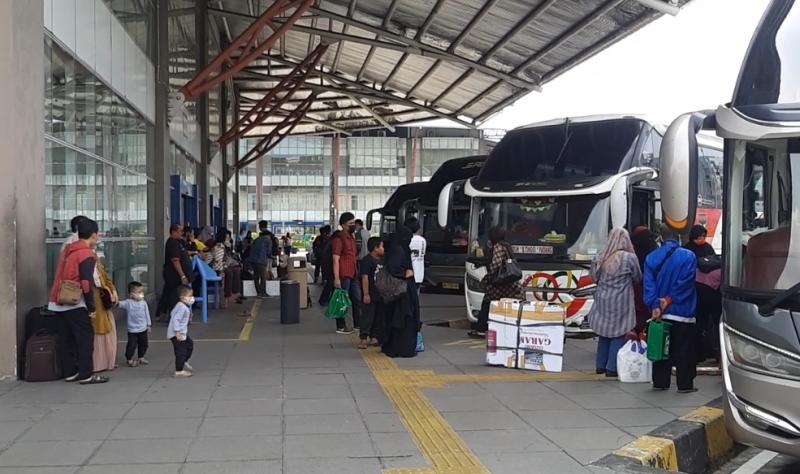 Jelang Nataru, Terminal Pulo Gebang Berangkatkan 1898 Penumpang Bus