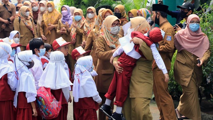 Hari Pertama Masuk Sekolah, ASN Depok Diizinkan Telat Masuk Kantor Hari Pertama Masuk Sekolah, ASN Depok Diizinkan Telat Masuk Kantor