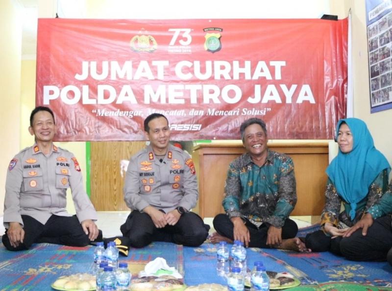 Upaya Pengentasan Masalah di RW 01 Pulau Untung Jawa dengan Jumat Curhat Bareng Kapolres