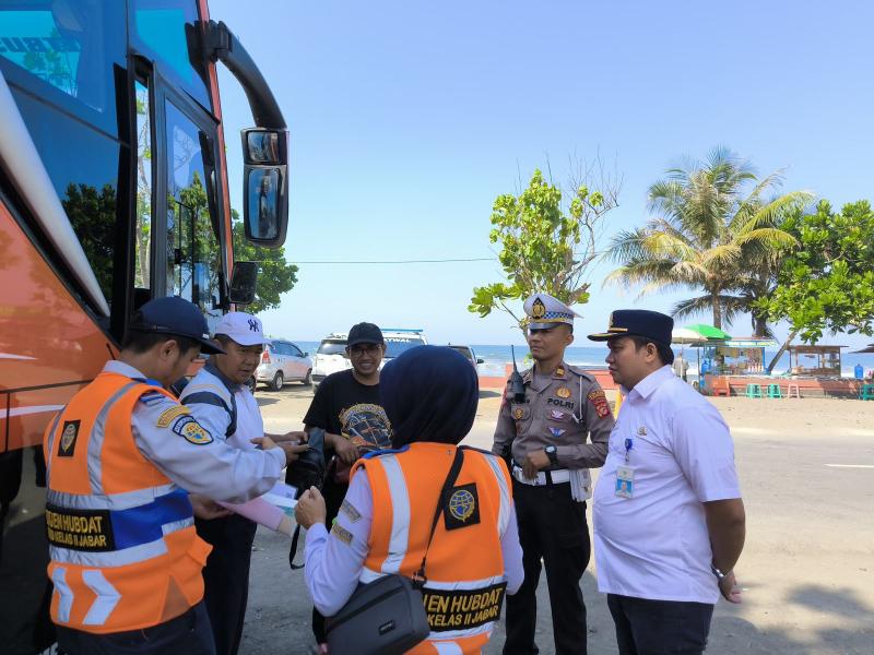 BPTD Kelas II Jabar Gencar Gelar Pengawasan Bus Pariwisata di Lokasi Wisata BPTD Kelas II Jabar Gencar Gelar Pengawasan Bus Pariwisata di Lokasi Wisata