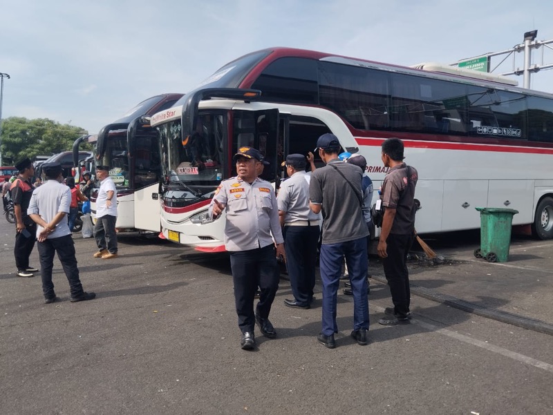 Dishub Kota Bekasi Gelar Ramp Check Bus di Terminal